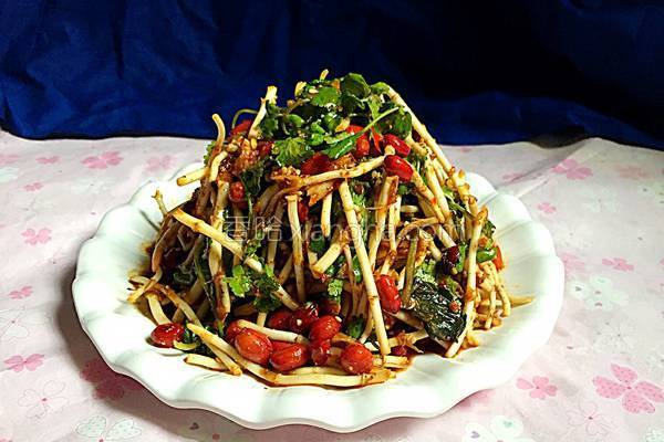 凉拌折耳根的做法_菜谱_香哈网